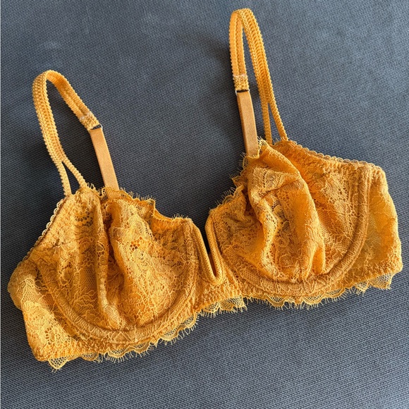Victoria's Secret | Intimates & Sleepwear | Auden Bra 34a Lace Unlined ...